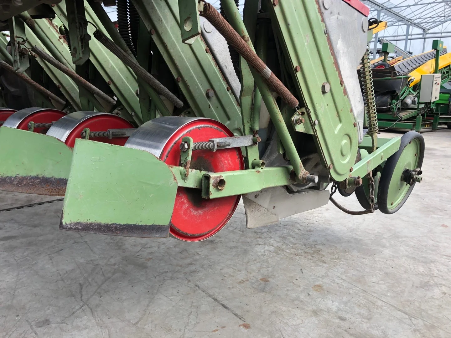 Nodet pneumatische zaaimachine met 12 rijen • Duijndam Machines