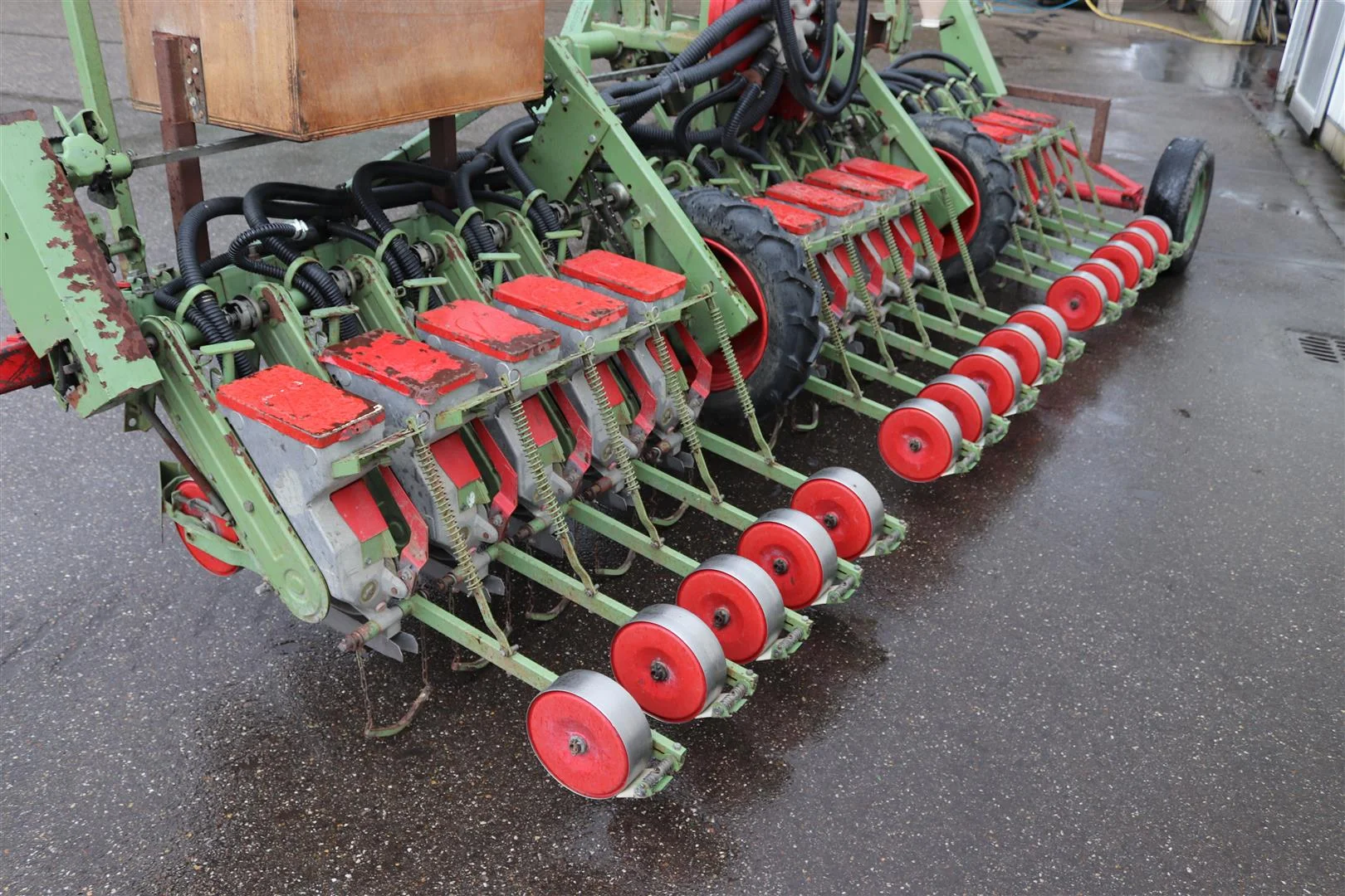 Nodet pneumatic sowing machine 15 rows • Duijndam Machines