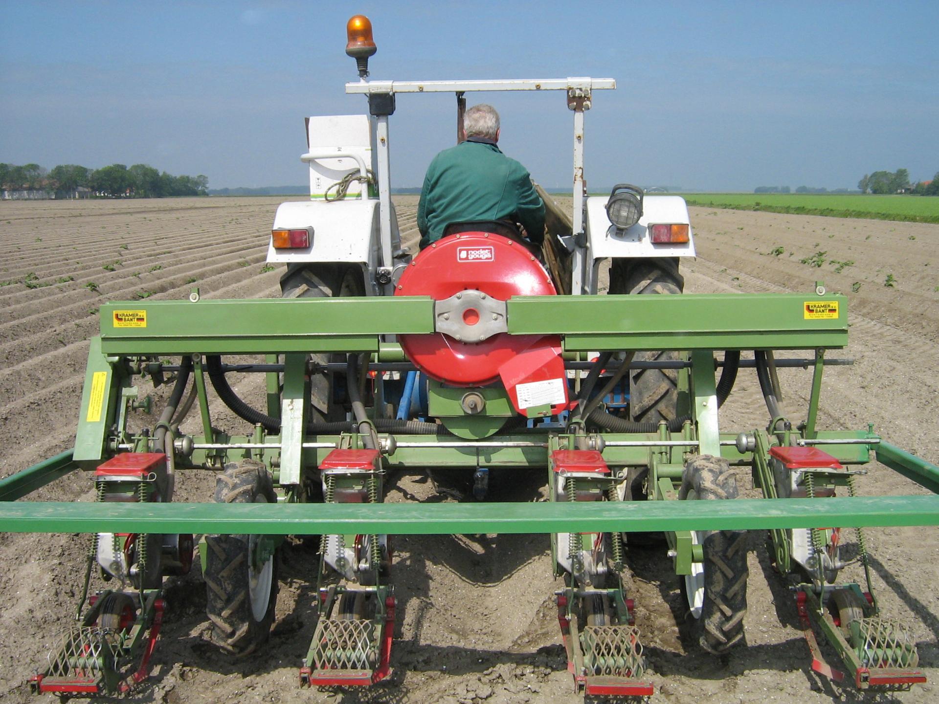 Nodet gougis semoir pneumatique 4 rangs • Duijndam Machines