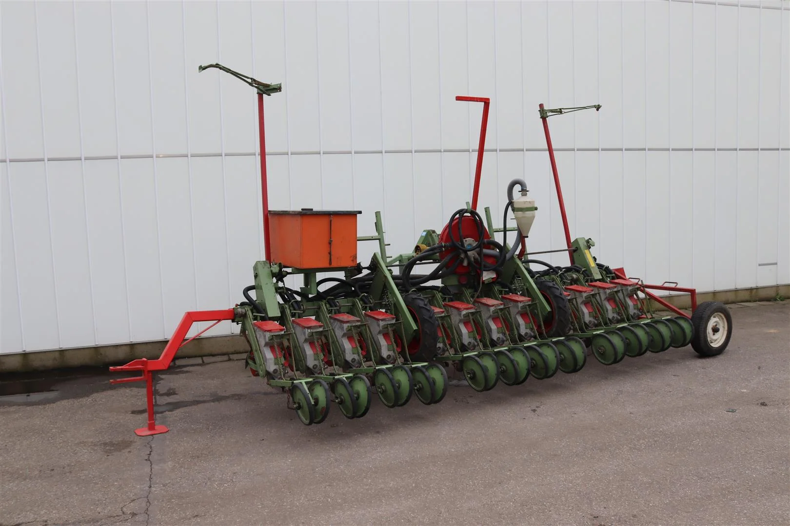 Nodet semoir pneumatique 12 rangées • Duijndam Machines