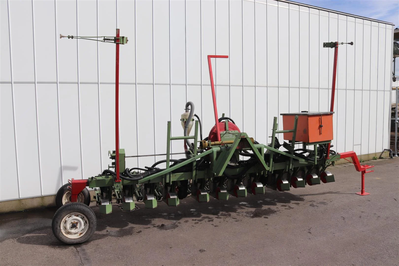 Nodet pneumatische zaaimachine met 12 rijen • Duijndam Machines