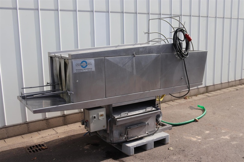 Numafa HWR200/2 crate & tray washer • Duijndam Machines
