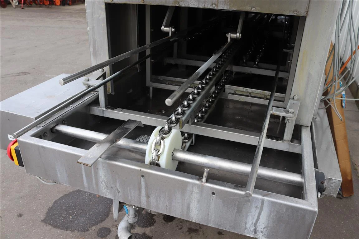 Numafa Crate & Tray Washer • Duijndam Machines
