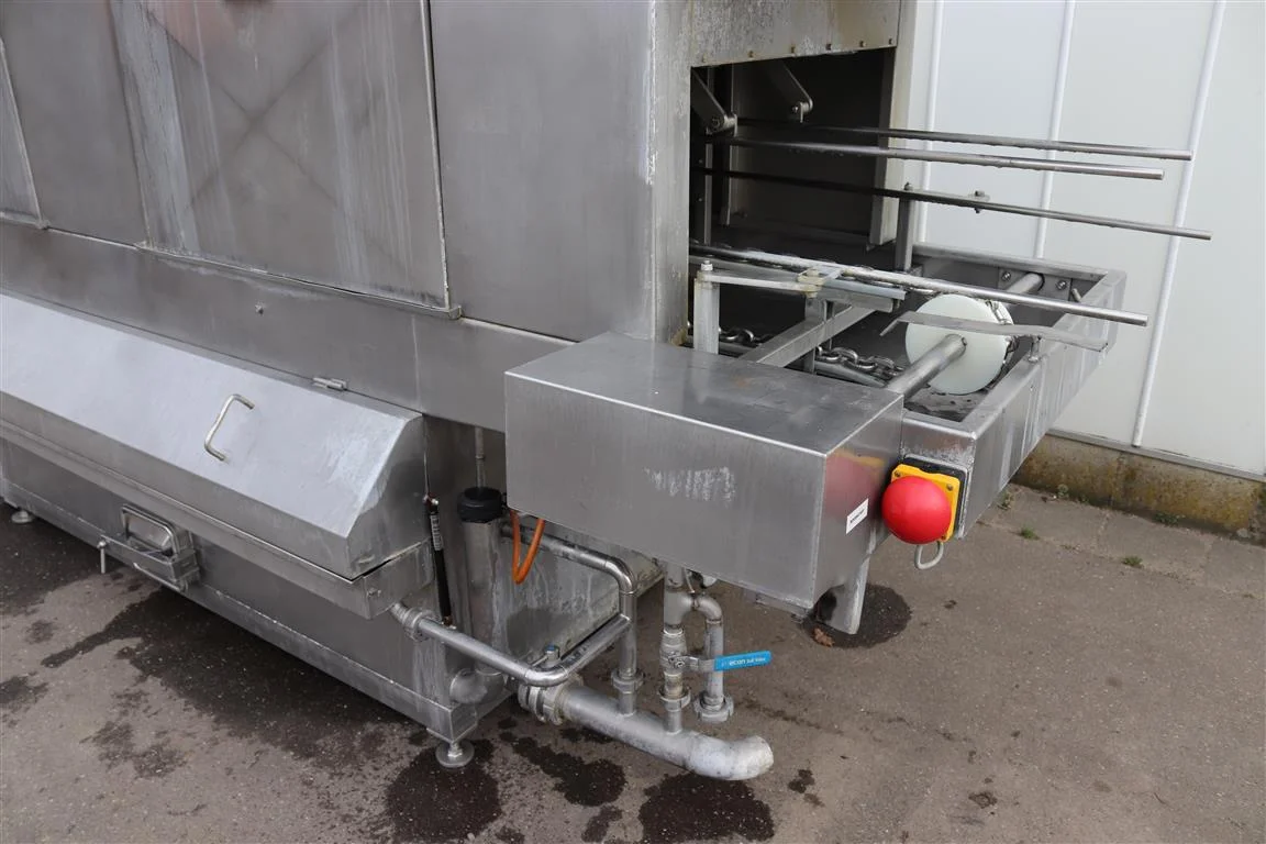 Numafa Crate & Tray Washer • Duijndam Machines