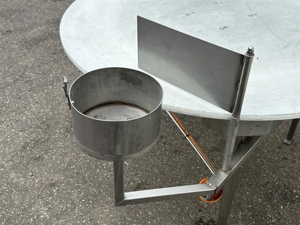 Turntable Ø 150 cm with PU top • Duijndam Machines