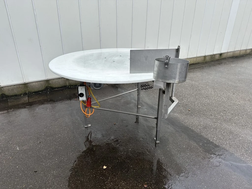 Turntable Ø 150 cm with PU top • Duijndam Machines