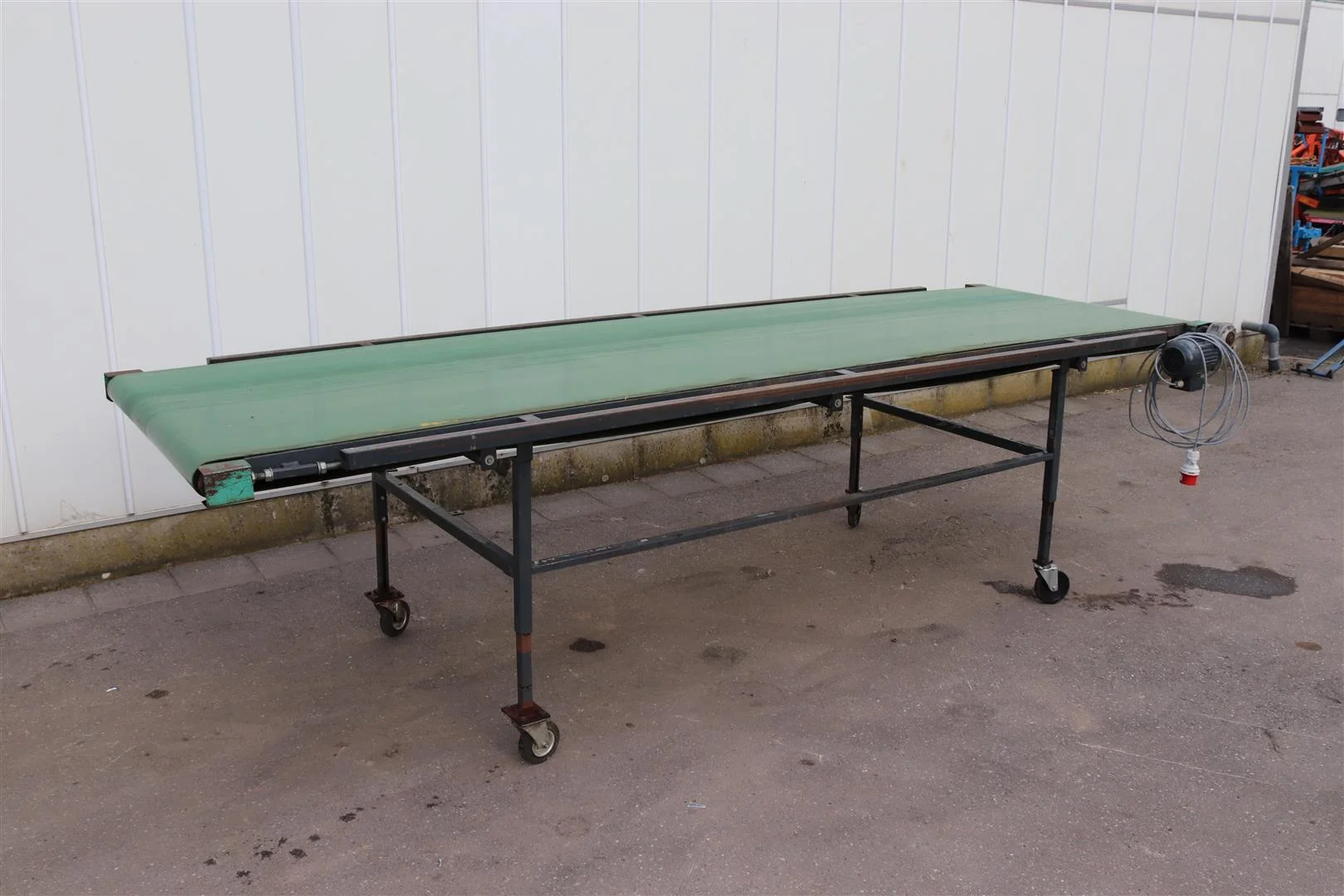 Olimex collection conveyor for flowers • Duijndam Machines