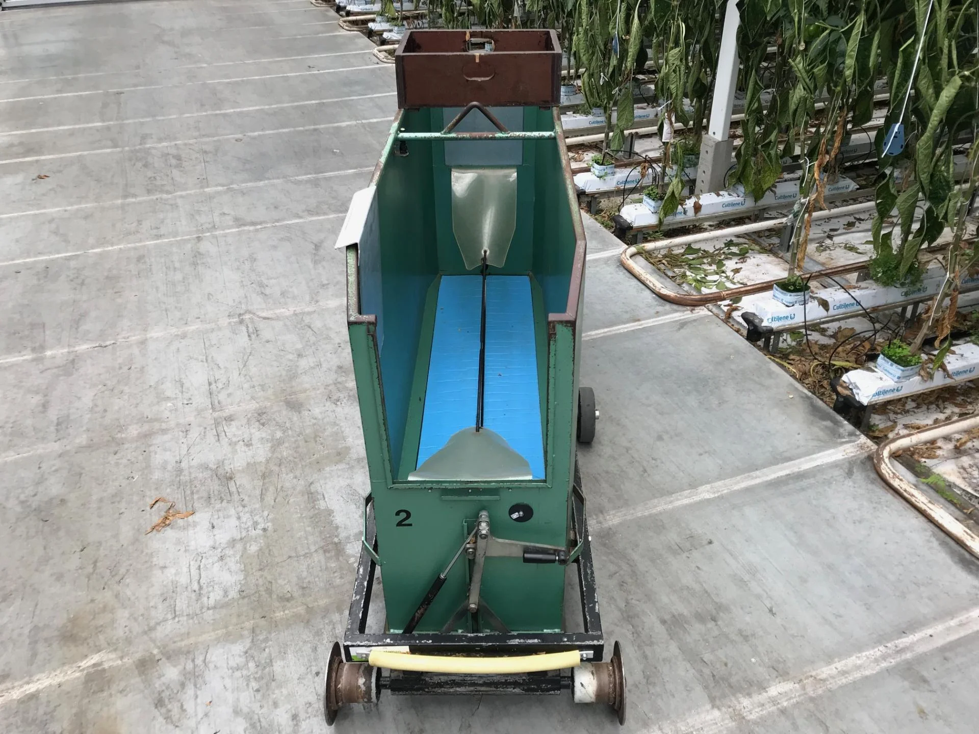 B & S Harvesting containers for peppers • Duijndam Machines