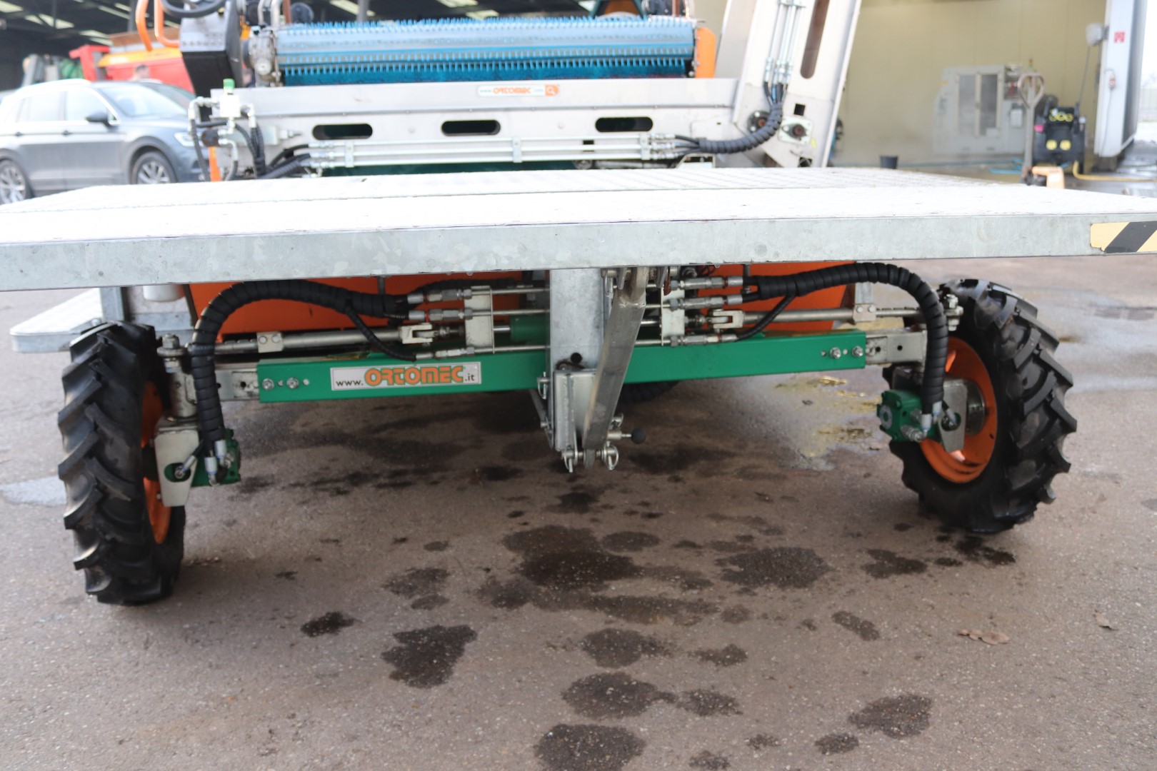 Ortomec self-propelled harvester crawler for harvesting of various leaf ...