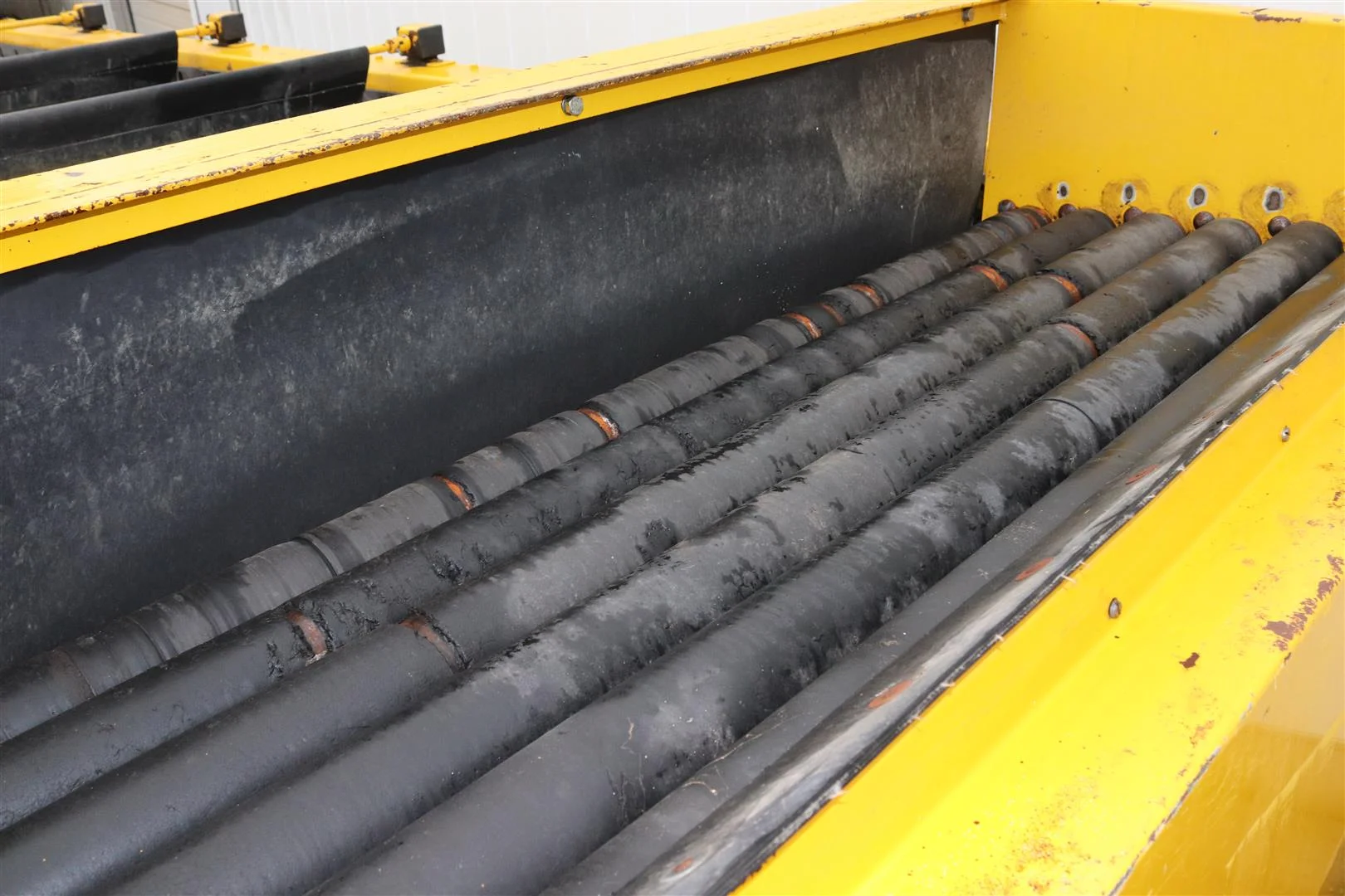 Tong-Peal radial roller grader with 5 conveyors • Duijndam Machines