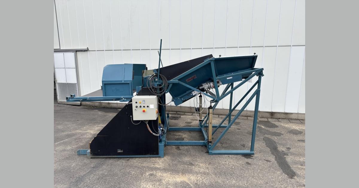 Perfect box tipper with hopper • Duijndam Machines