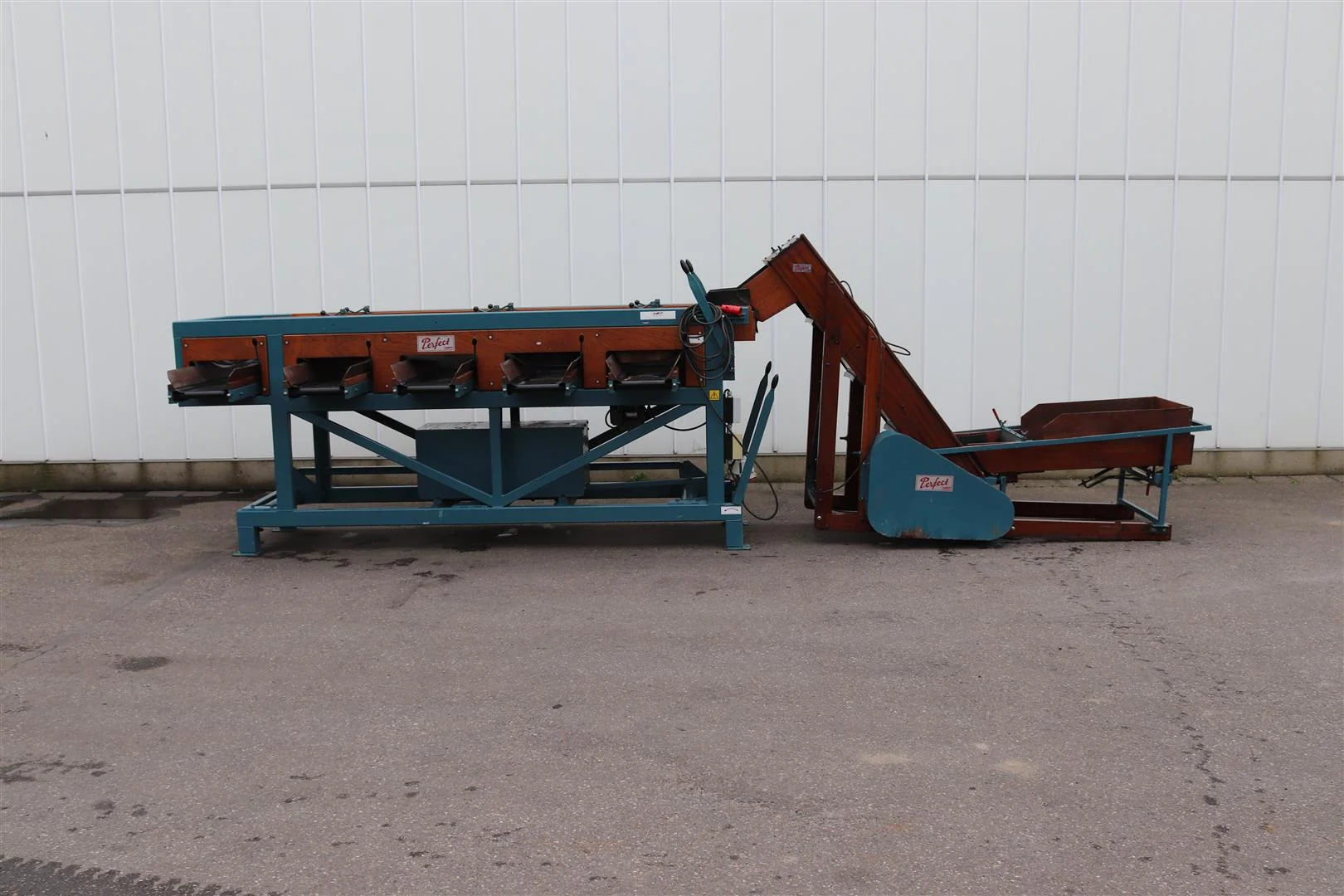 Machine de tri parfaite avec 4+1 tris et ascenseur • Duijndam Machines