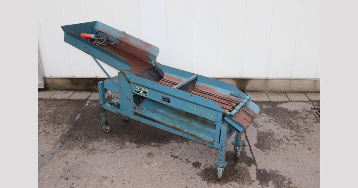 Perfect onion topper with 8 rolls • Duijndam Machines