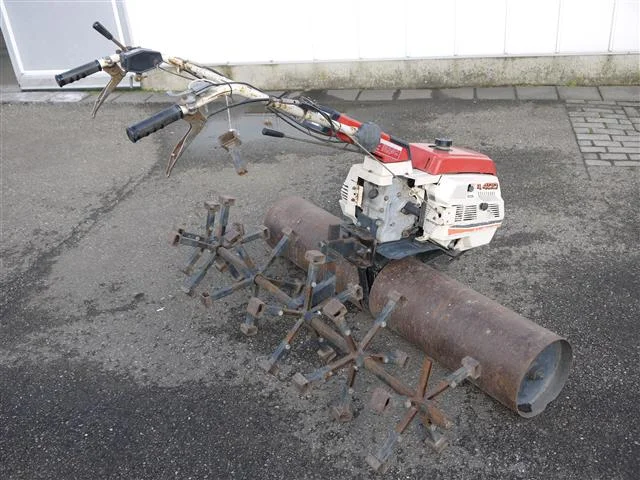 Soilblockplanter dibbler with Iseki engine • Duijndam Machines