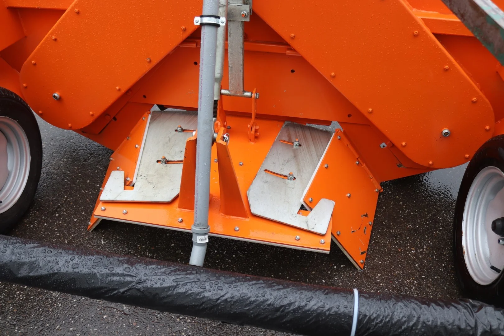 Acker SPR-GN hill former with foil / plastic laying machine • Duijndam ...