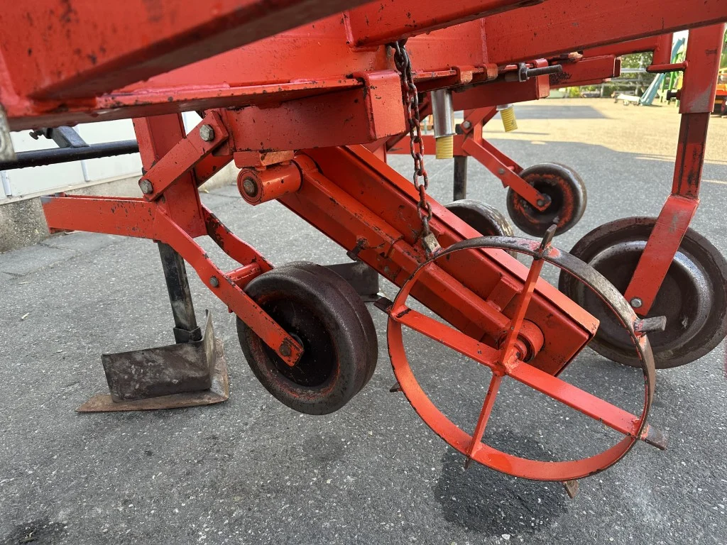 Porreau inter row cultivator • Duijndam Machines