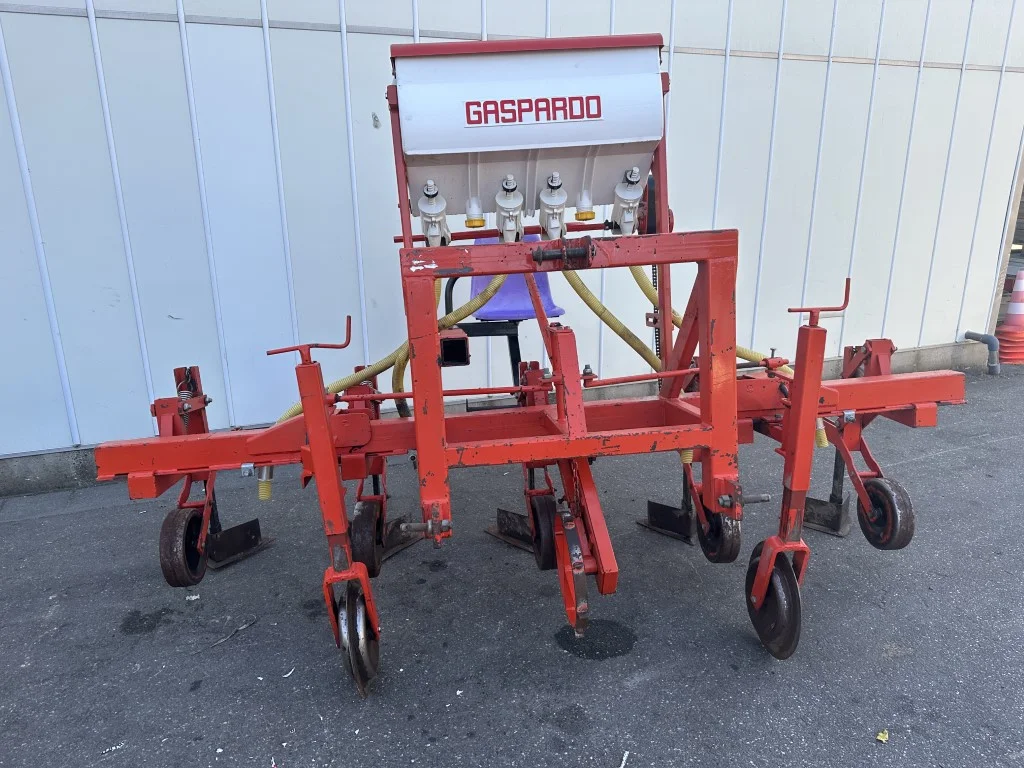 Porreau inter row cultivator • Duijndam Machines