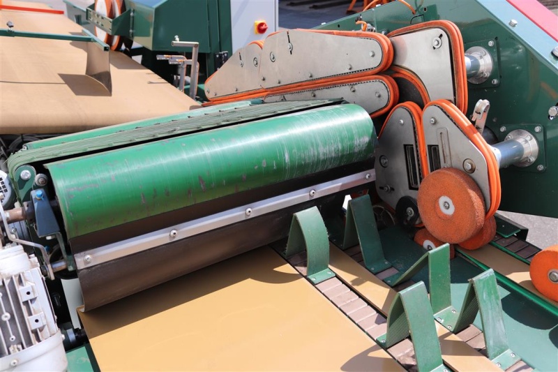 Potveer Quality Buncher Pro bunching machine for tulips • Duijndam Machines