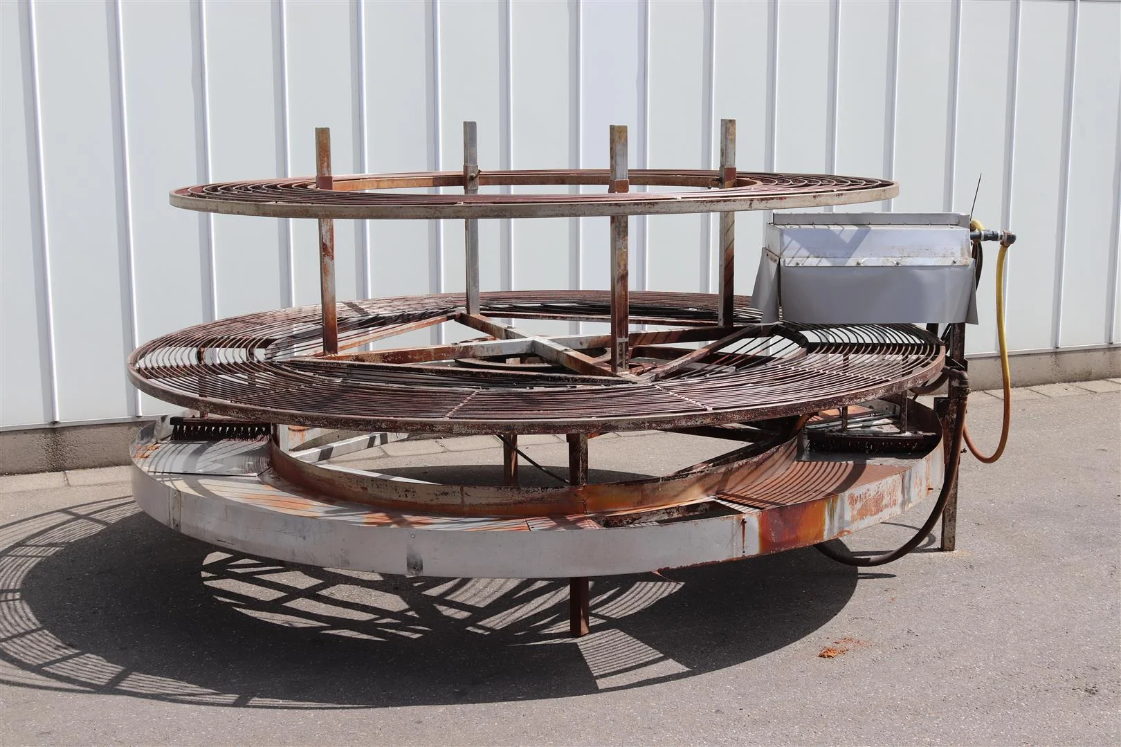 Baekelandt stainless steel carousel for leek, 3 meter Ø • Duijndam Machines