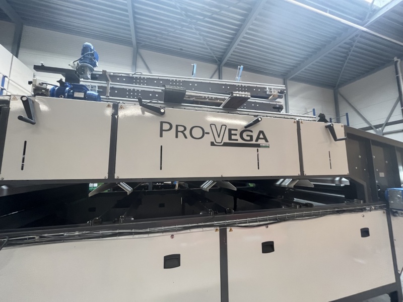 Pro Vega radial roller grader with 4 sortings • Duijndam Machines