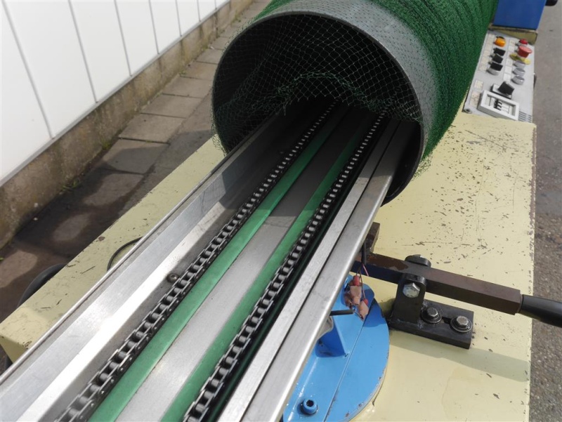 Sorma PK8-112 punnet packaging machine netting machine for trays of ...