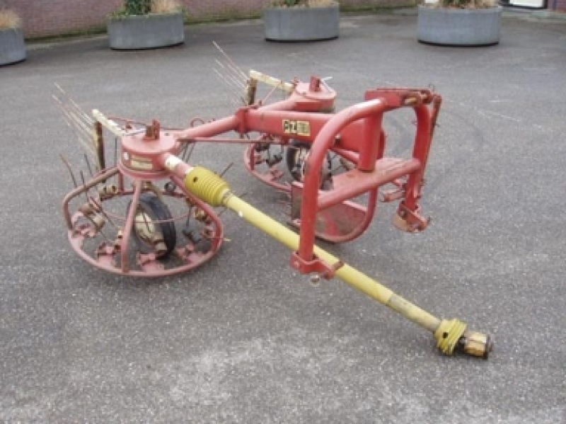PZ Zweegers strella hay tedder • Duijndam Machines