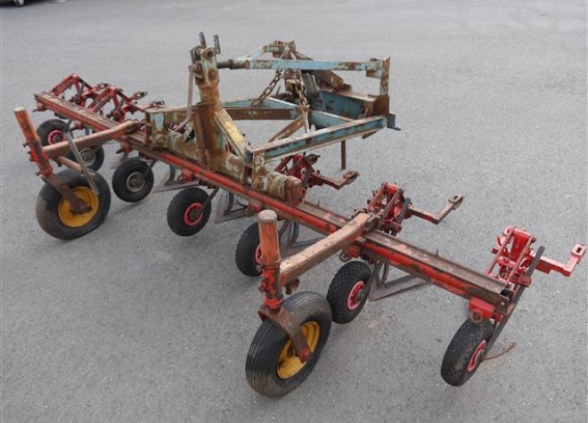 Rau schoffelmachine 6 rijen • Duijndam Machines