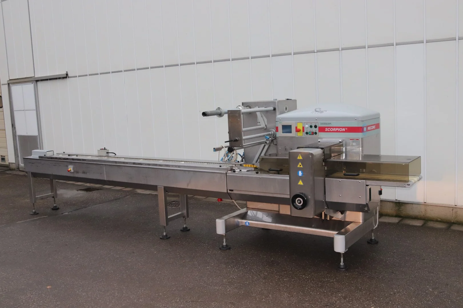 Record Scorpion MD SP flow pack machine • Duijndam Machines
