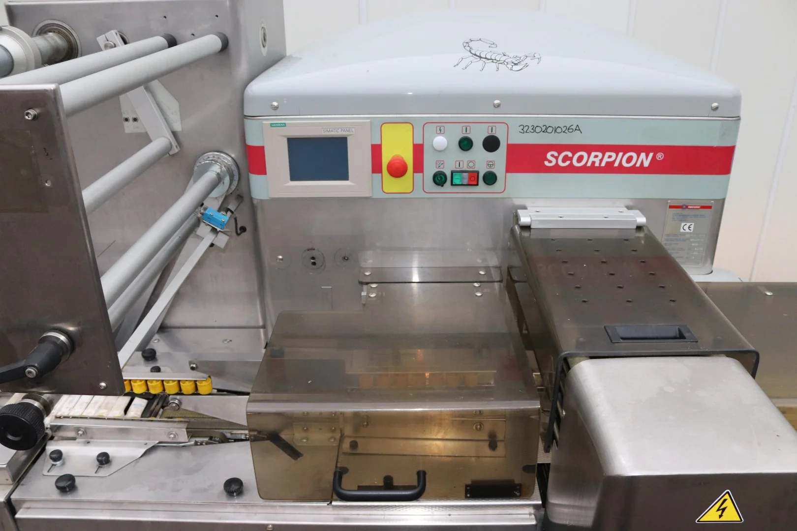 Record Scorpion MD SP flow pack machine • Duijndam Machines