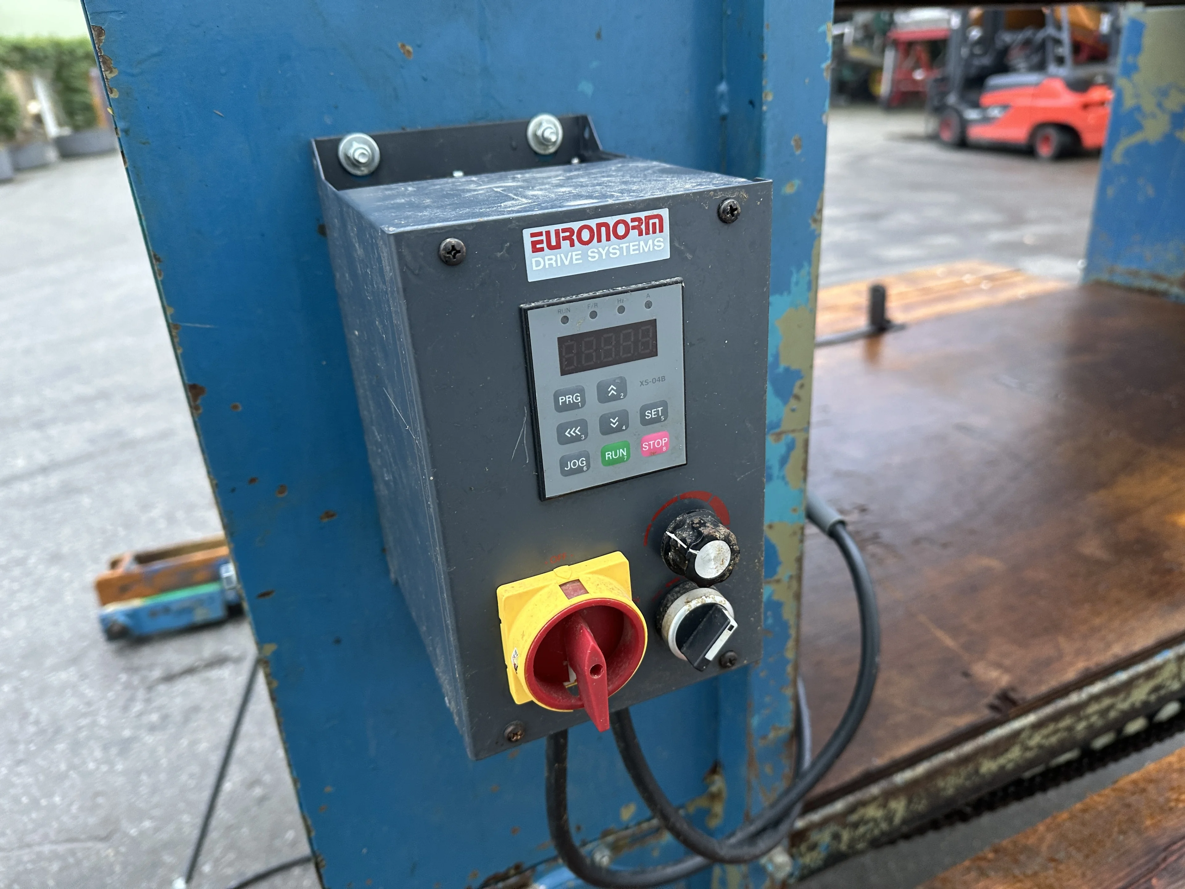 Roller inspection conveyor 210 cm x 85 with elevator • Duijndam Machines