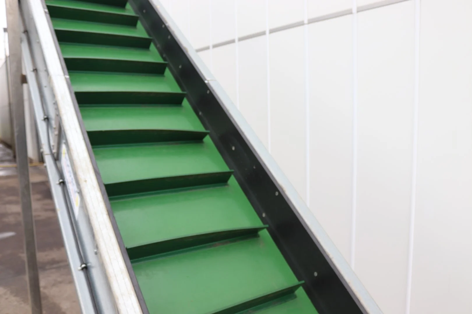 Roopack elevator / conveyor 420 x 60 cm • Duijndam Machines