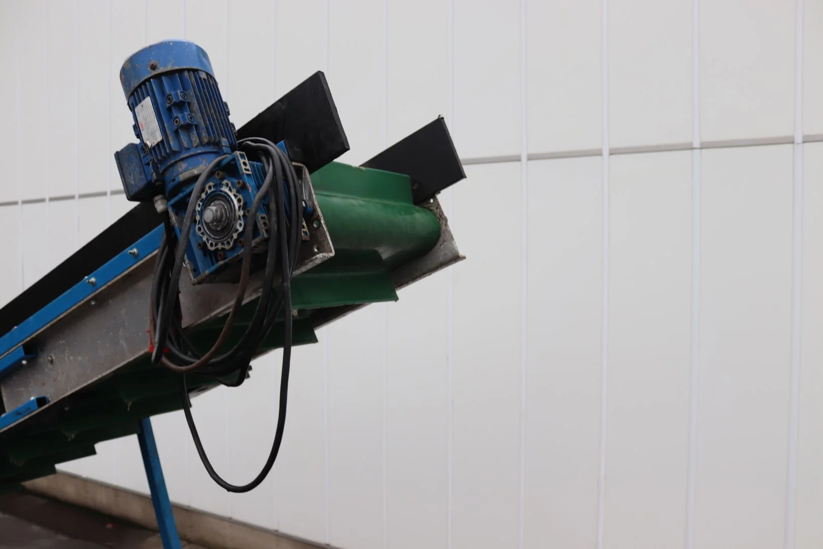 Roopack elevating conveyor 450 x 45 cm • Duijndam Machines