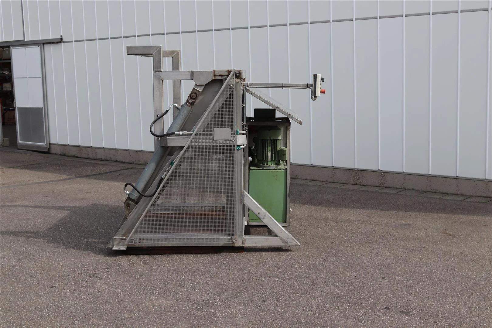 Stainless steel boxtipper 125 cm • Duijndam Machines