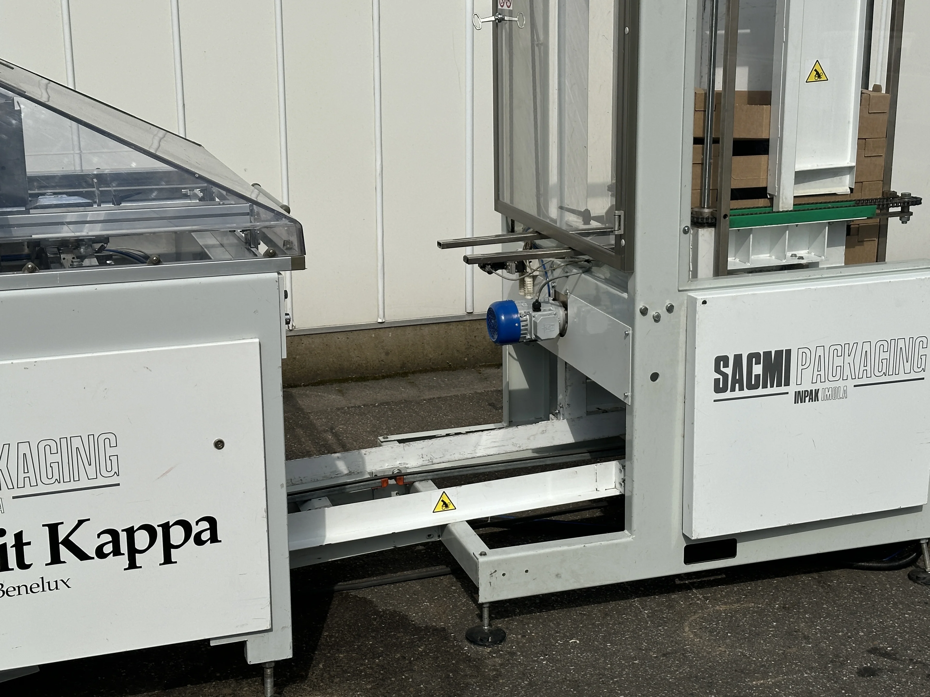 Sacmi TF12 + TS43 carton box/tray forming & erecting machine • Duijndam ...