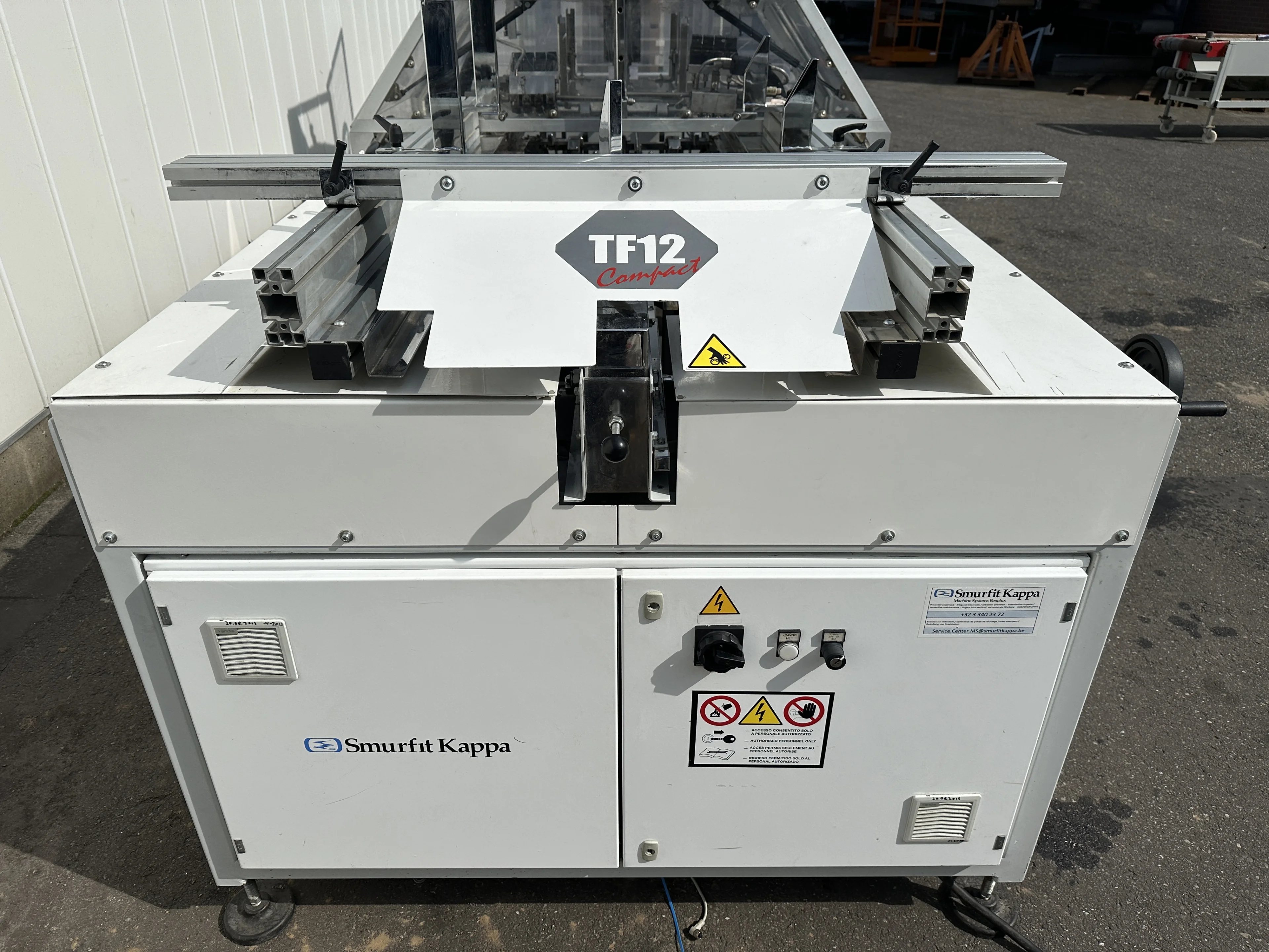 Sacmi TF12 + TS43 carton box/tray forming & erecting machine • Duijndam ...