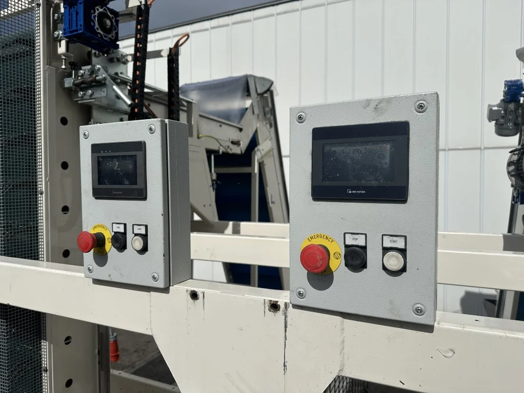 Sammo Unisorting double box filler with infeed elevators • Duijndam ...