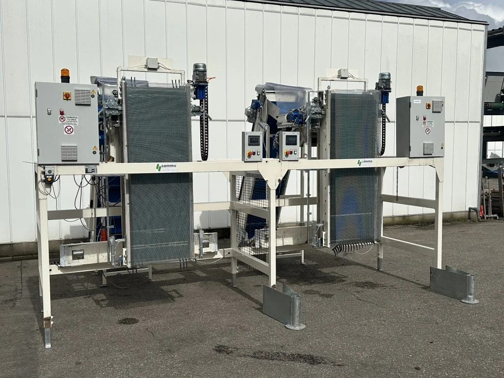 Sammo Unisorting double box filler with infeed elevators • Duijndam ...