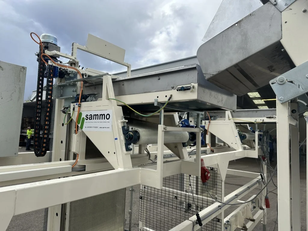 Sammo Unisorting double box filler with infeed elevators • Duijndam ...