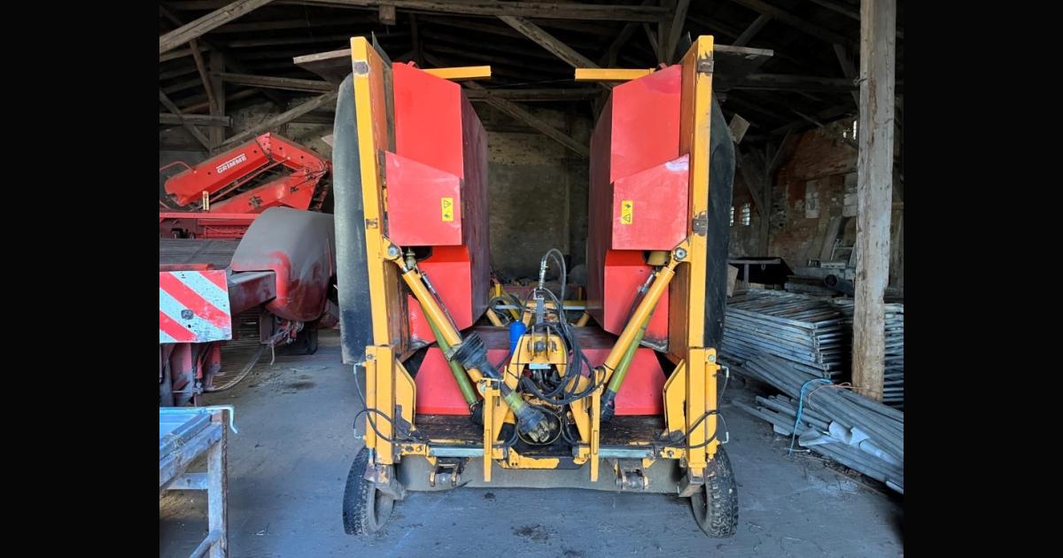 Samon SU20 3 B onion haulm topper • Duijndam Machines