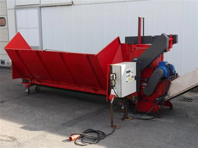 SBO shredder with elevator • Duijndam Machines