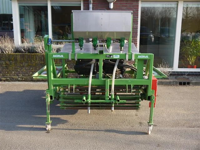 Basrijs 2 row planting machine type disc planter • Duijndam Machines