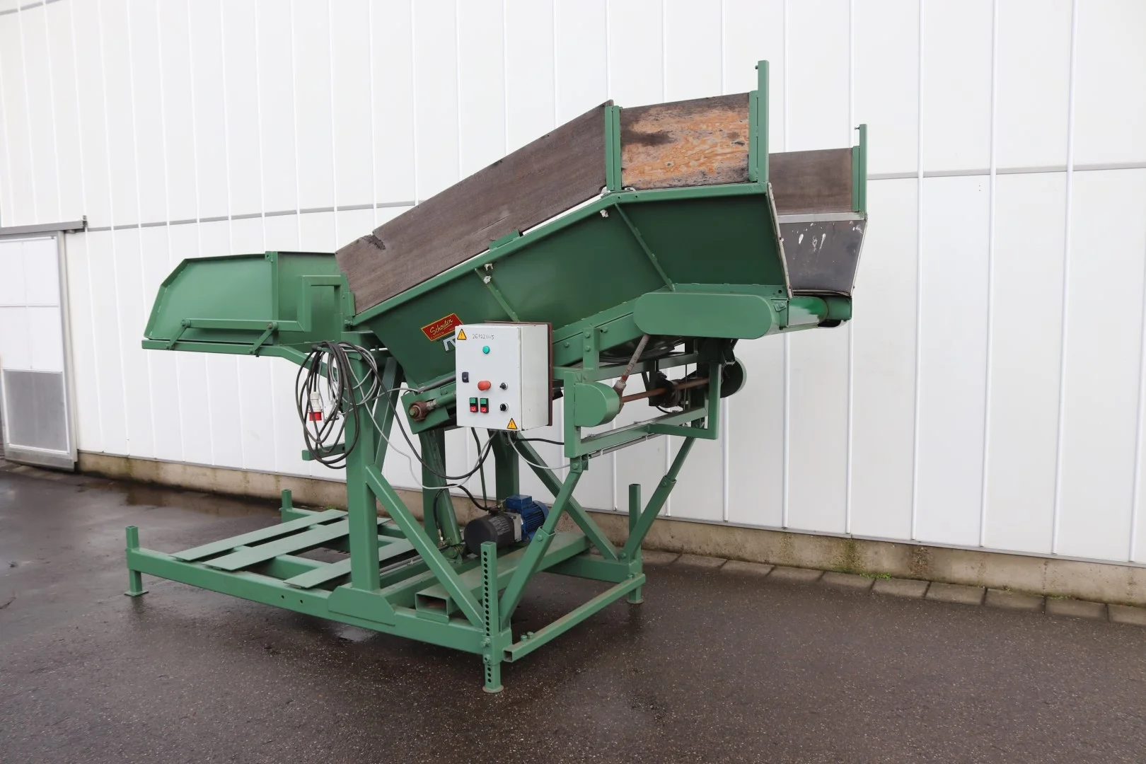 Schouten box tipper with hopper • Duijndam Machines