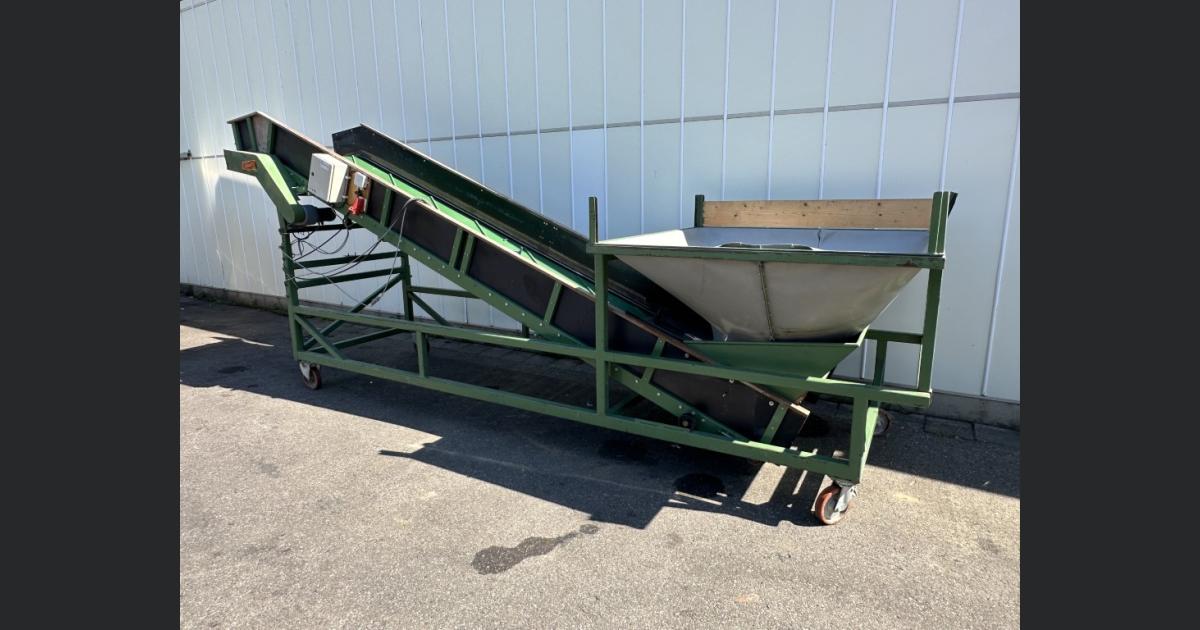 Schouten dosing hopper elevator 450 x 100 cm • Duijndam Machines