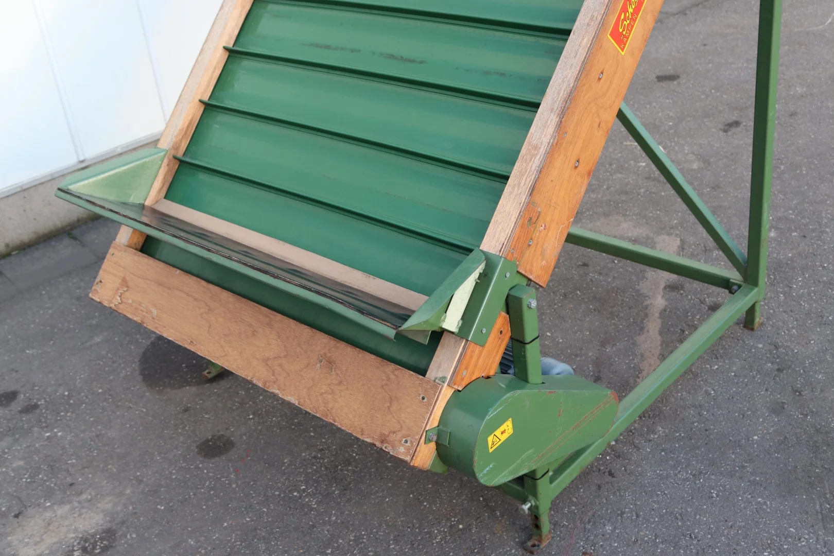 Schouten elevator 100 cm wide • Duijndam Machines