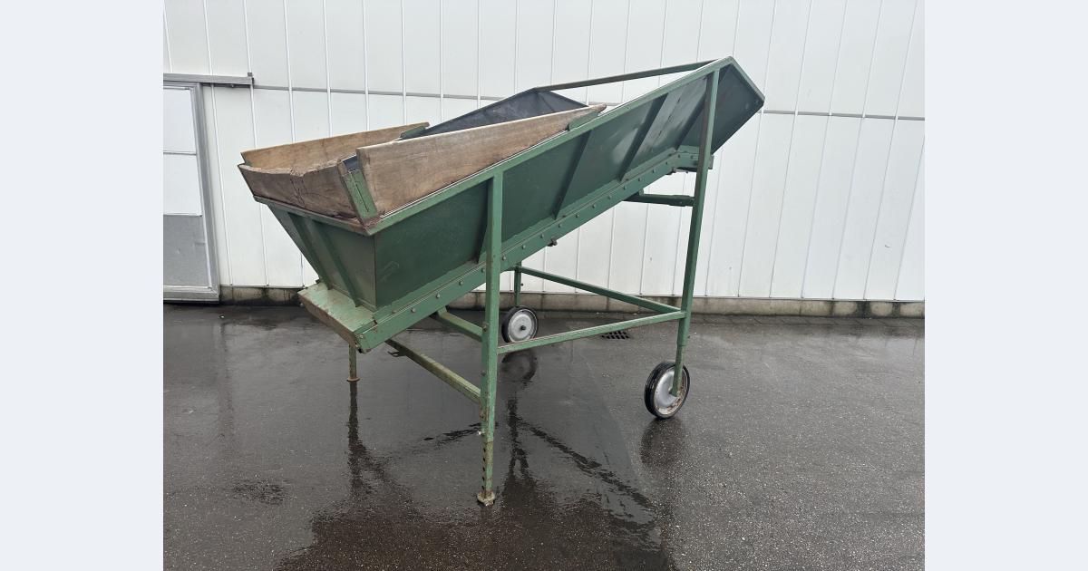 Schouten hopper with adjustable speed • Duijndam Machines