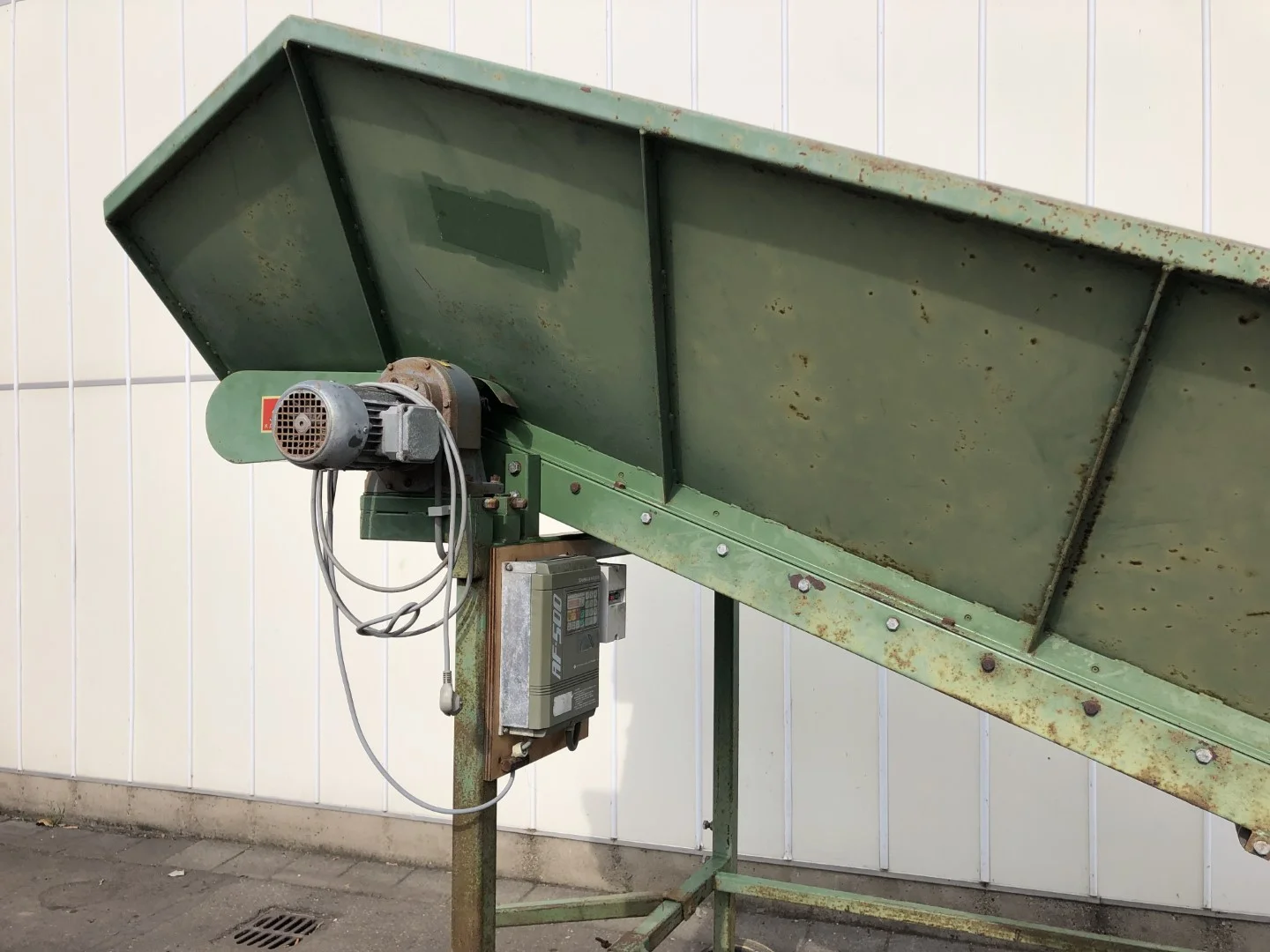 Schouten hopper with adjustable speed • Duijndam Machines