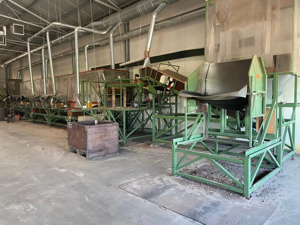 Schouten inspection conveyor on a raised platform with stairs ...