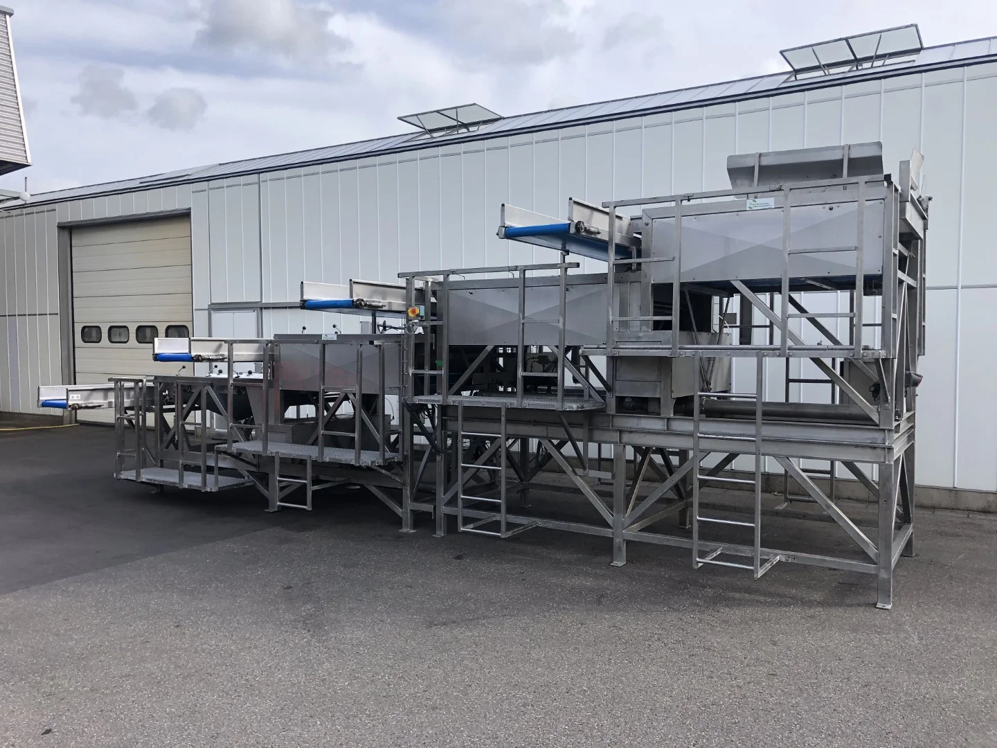 Schouten sorting machine with 4 conveyor outlets • Duijndam Machines