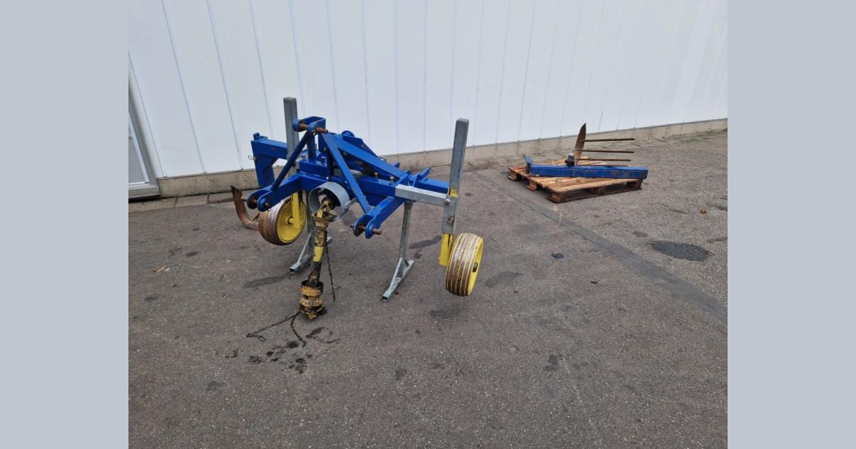 Schrauwen Combiro shaking bedlifter for trees • Duijndam Machines