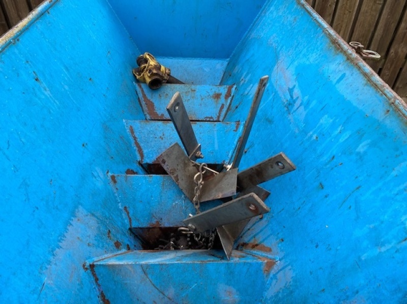 Schrauwen mechanical seeder for tree nursery • Duijndam Machines